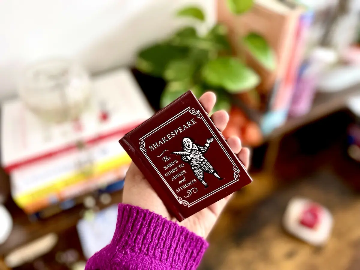 23 Gifts for Shakespeare Lovers ( Unique & Cool) – The Creative Muggle